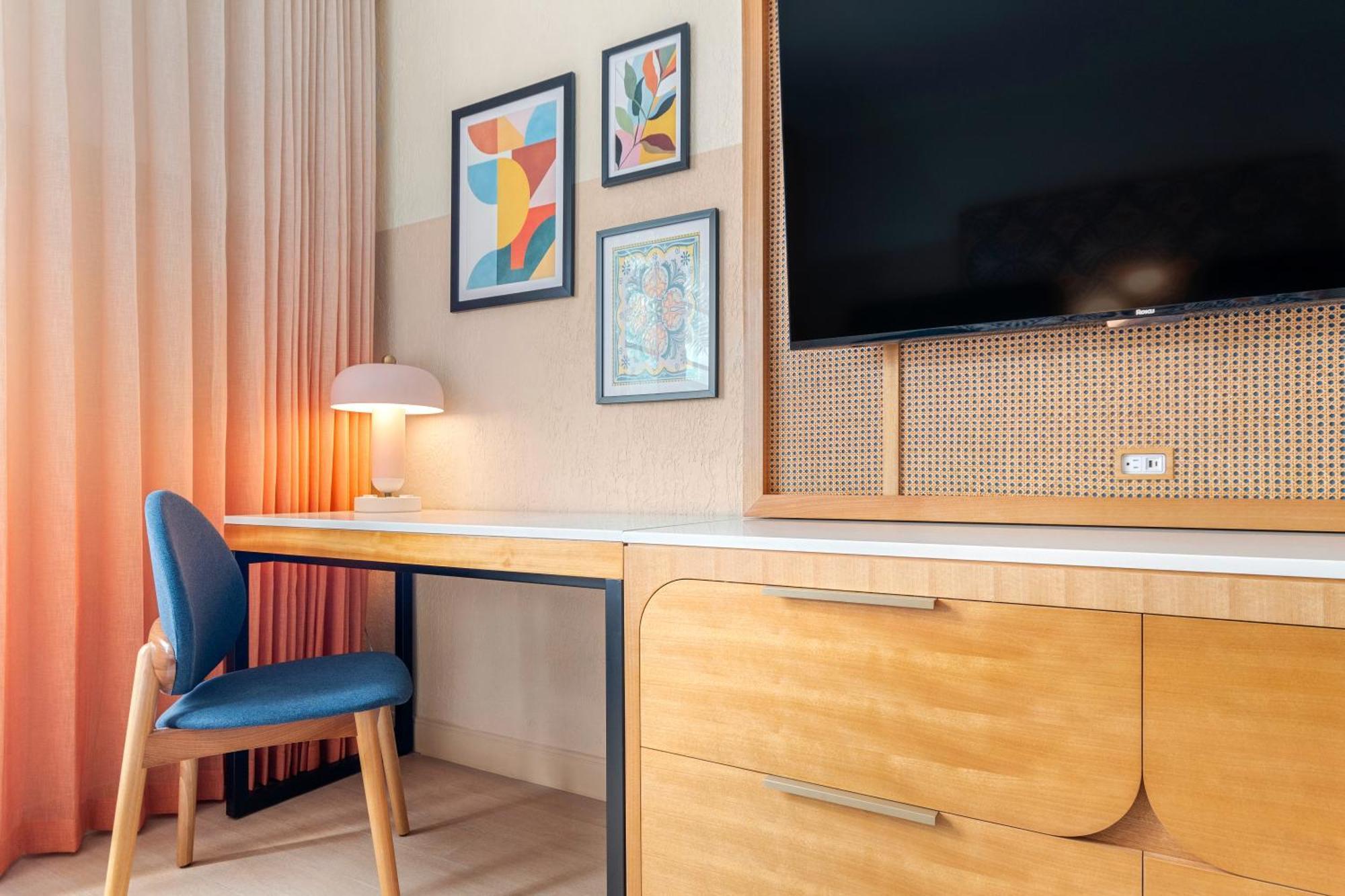 BEACH PLAZA HOTEL MIAMI BEACH