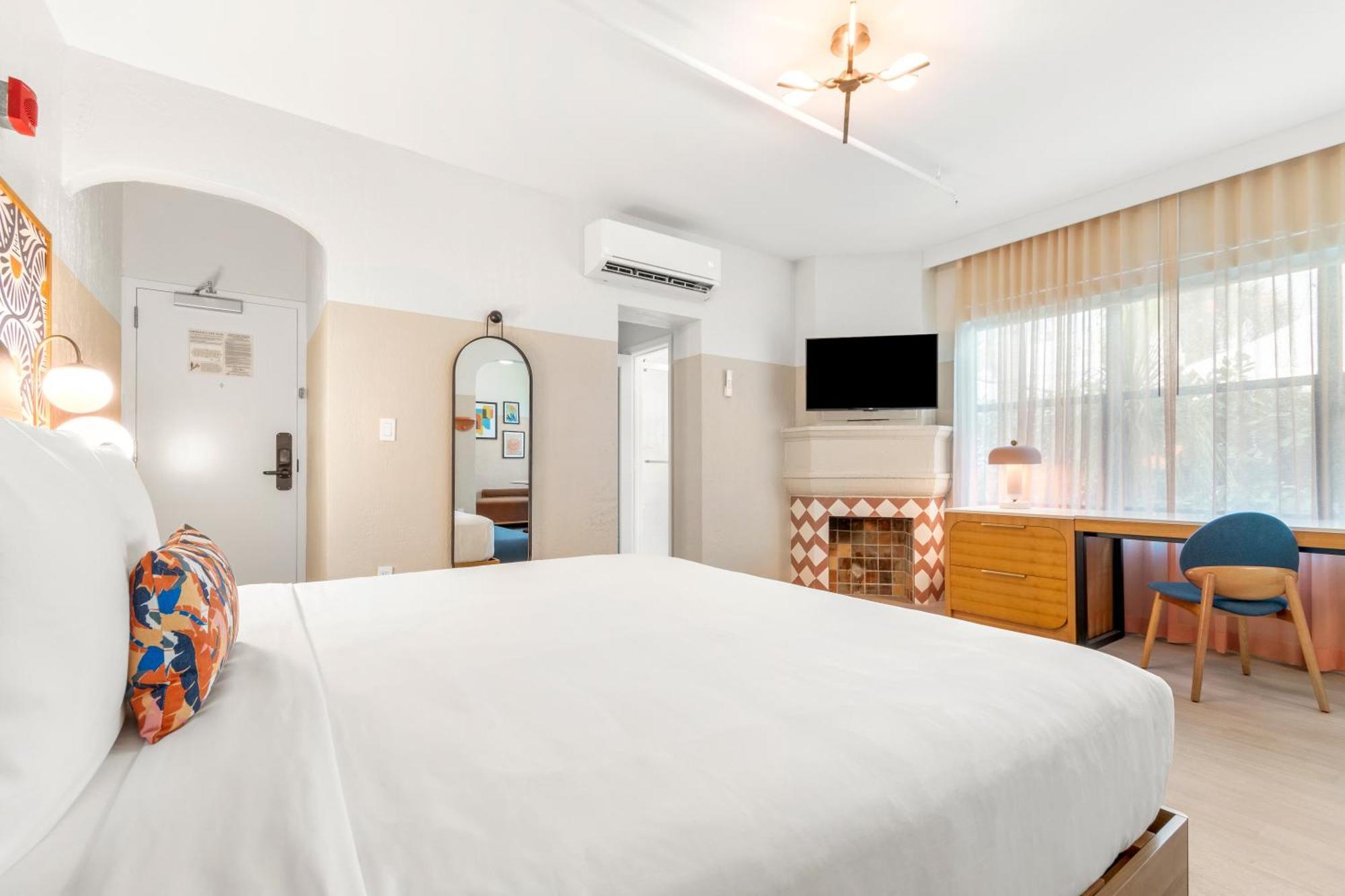 BEACH PLAZA ··· United States ··· Great Deals from $102