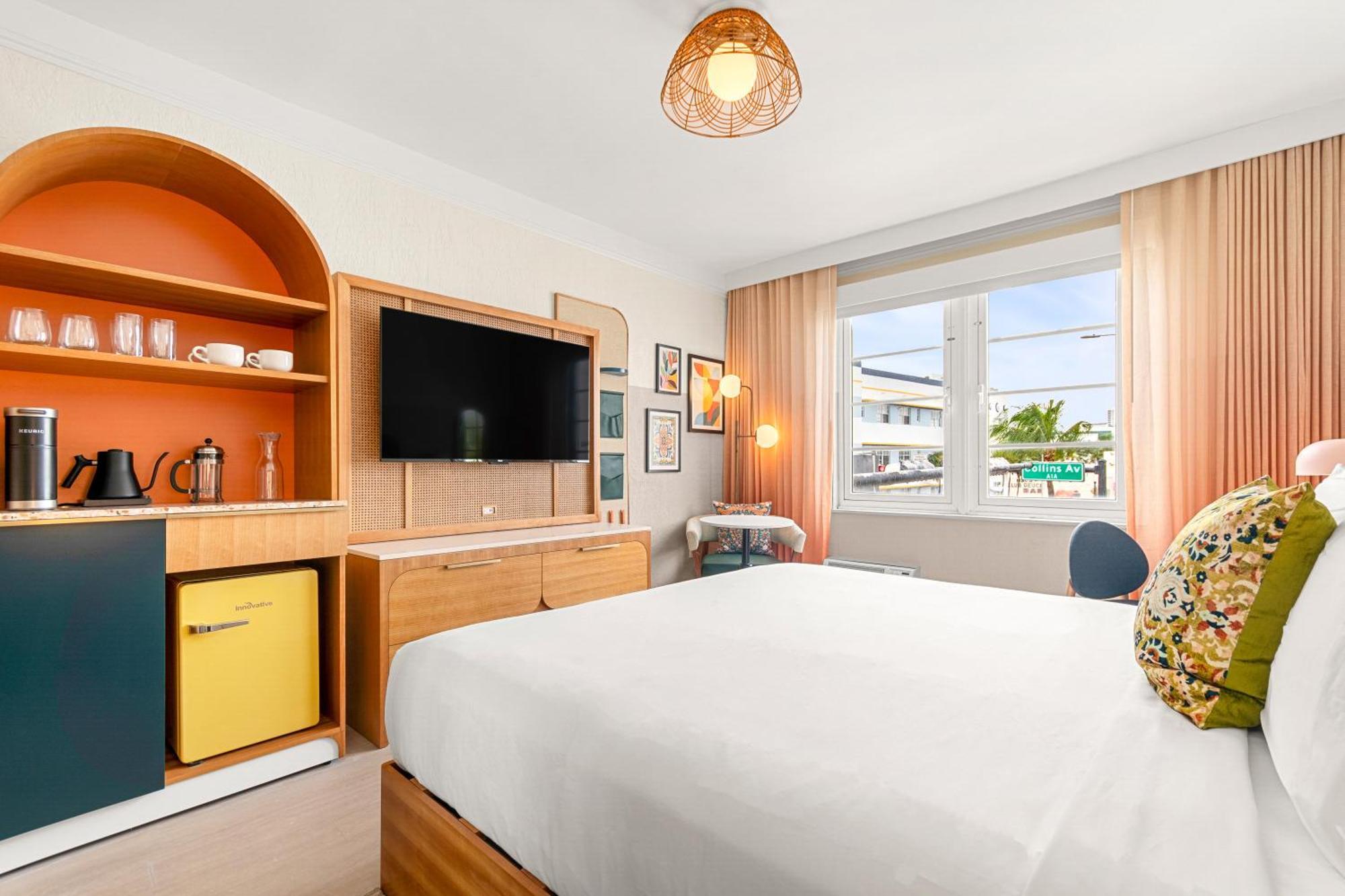 BEACH PLAZA HOTEL MIAMI BEACH