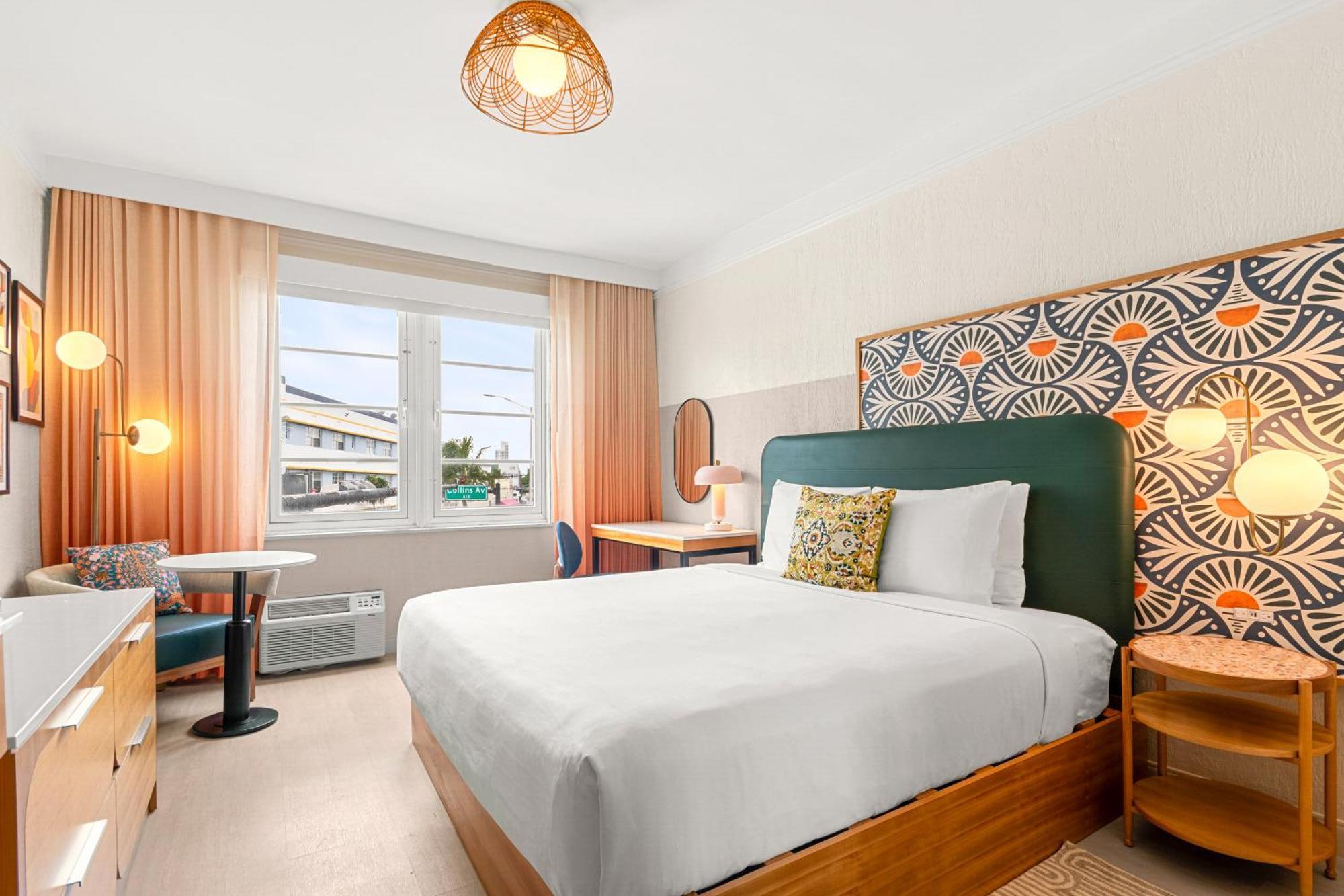 BEACH PLAZA HOTEL MIAMI BEACH